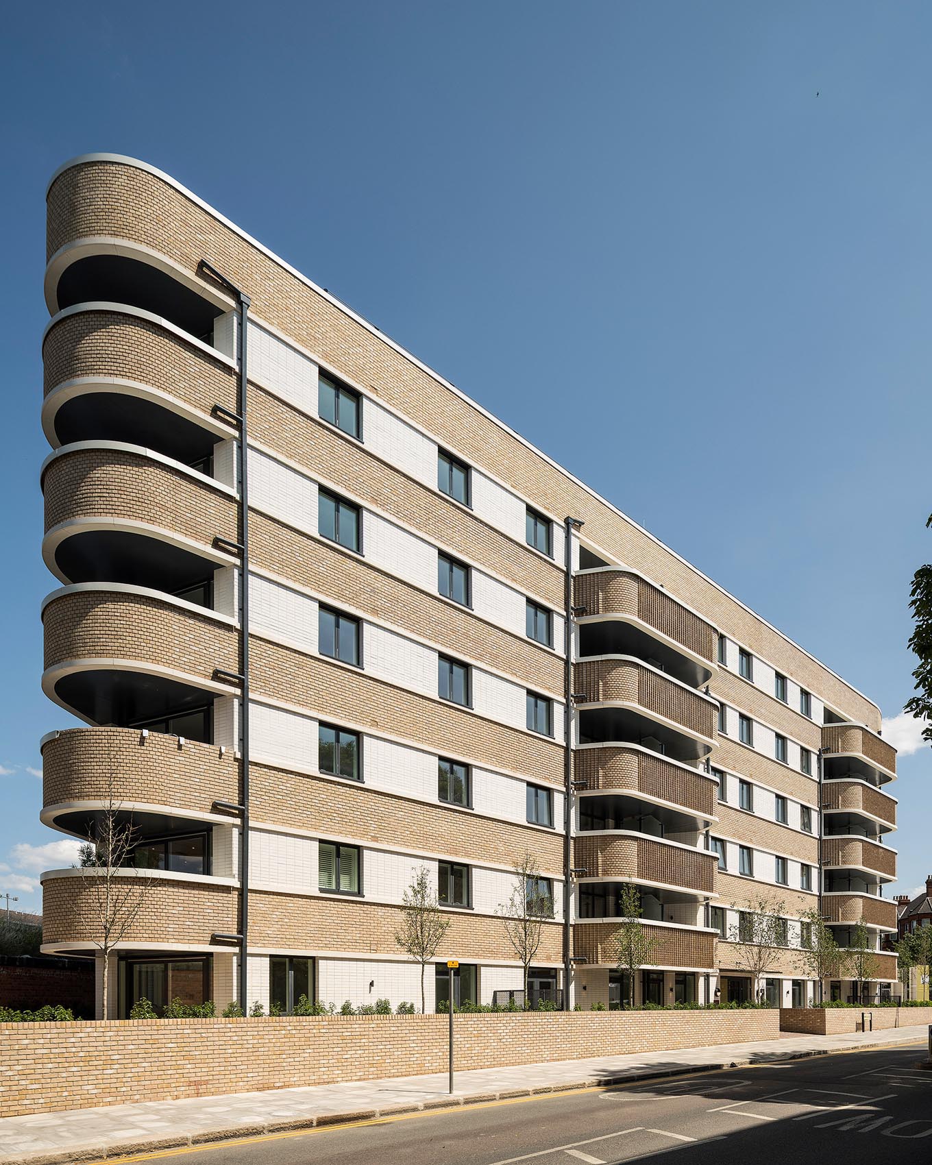 Willesden_art_deco_style_residential_architecture_photography_020