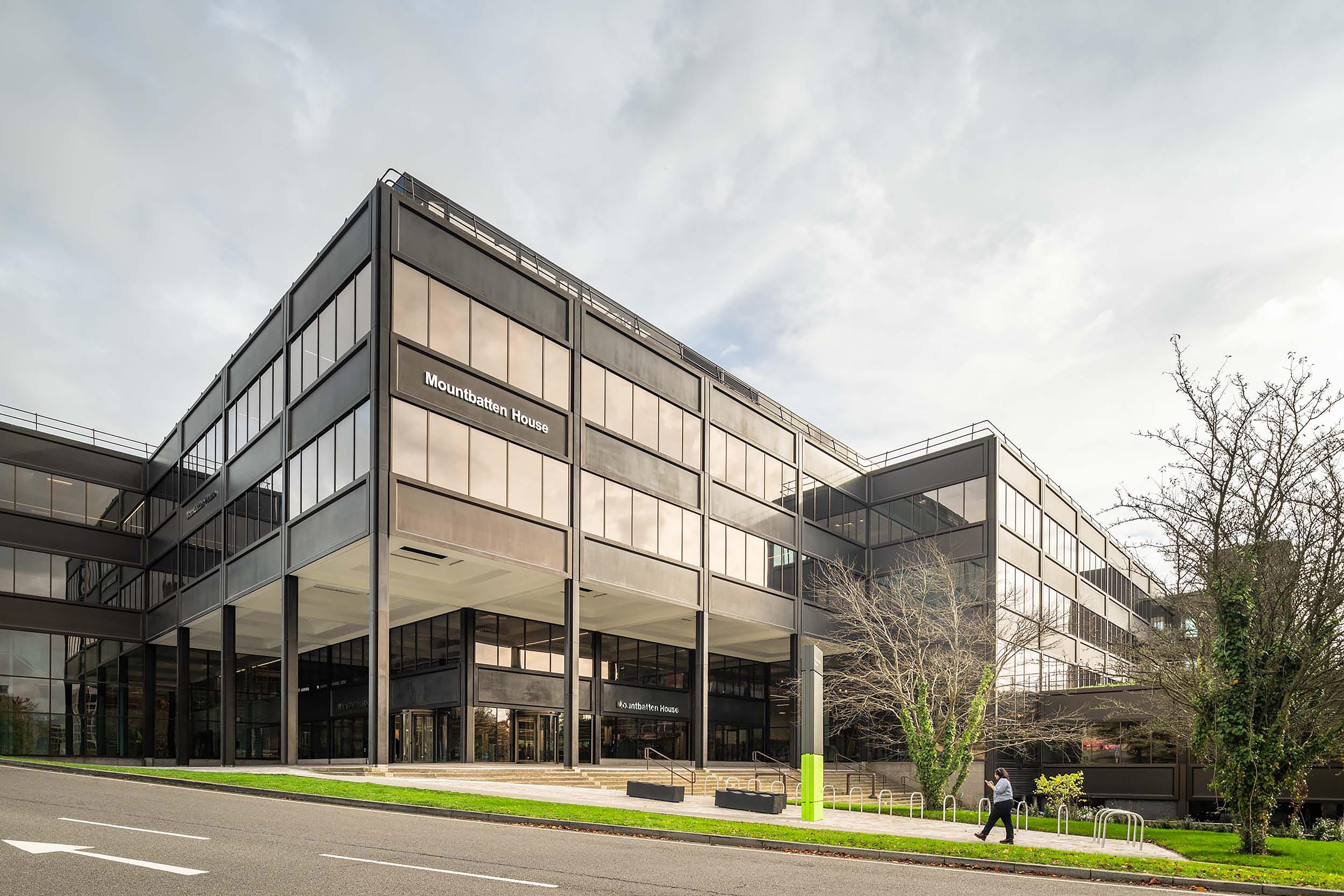 colour-exterior-photography-of-mountbatten-house-architecture-structura ...