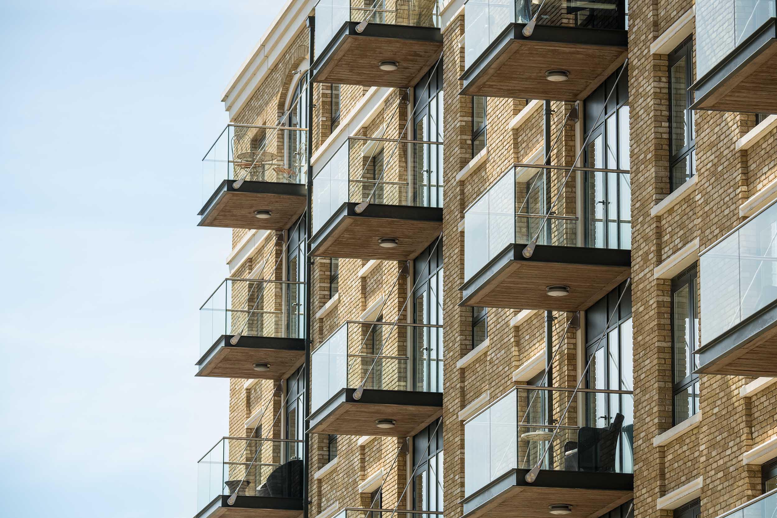 detail-building-exterior-balcony-fulham-london